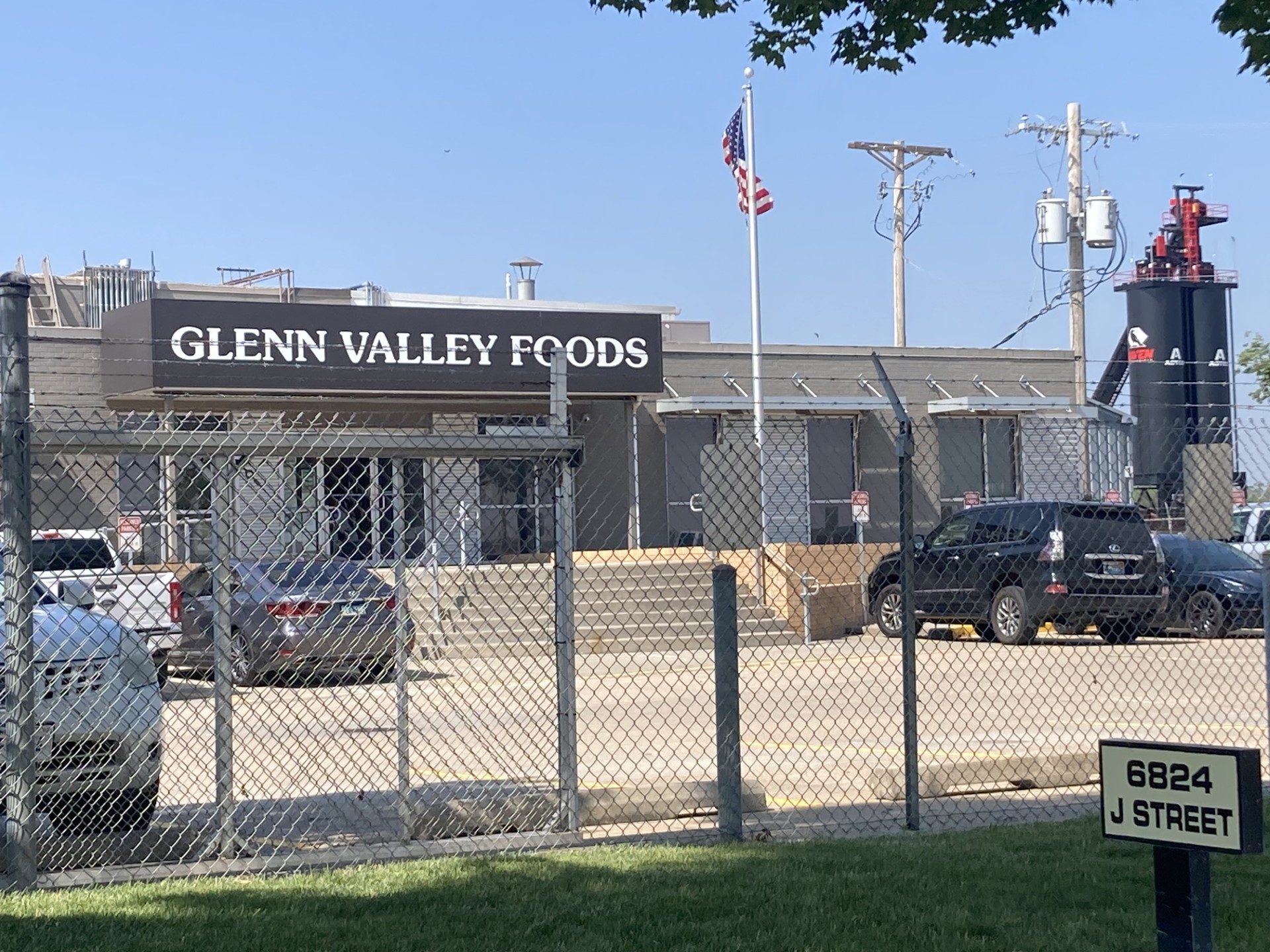 'People are scared': ICE agents raid facilities in Omaha - The Reader